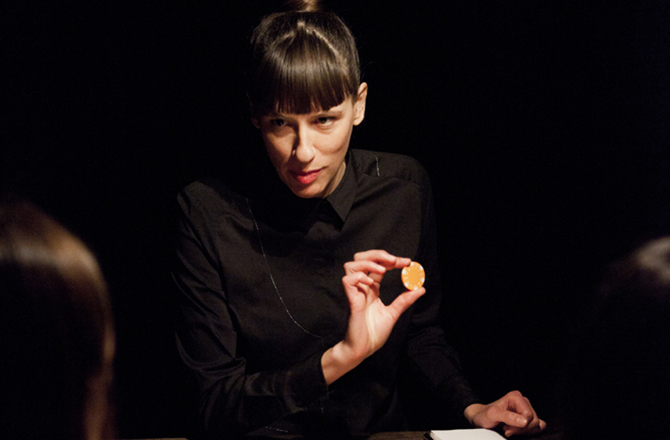 par la compagnie Ontroerend Goed, mise en scène Alexander Devriendt