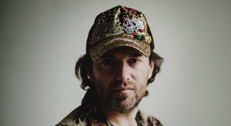 Jonathan Capdevielle met en scène "Dainas", rencontre